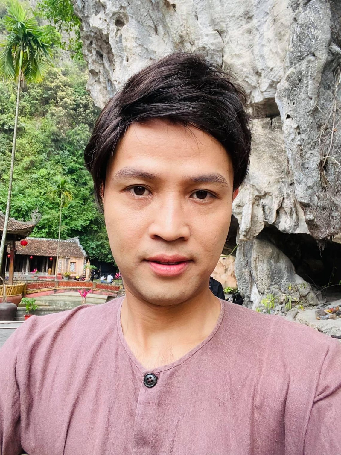 Tiểu sử NSƯT Thái Sơn – cây hài mới nổi trong “Dưới bóng cây hạnh phúc ...